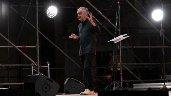 Martinelli: «¿Qué dice Dante? Te está hablando a ti» - Comunión y ...